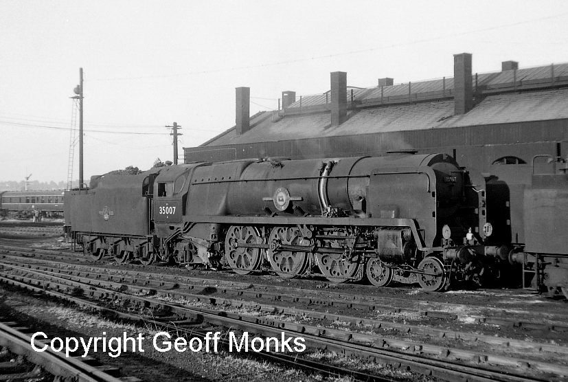 ALONG WINWICK LINES: Winwick, UK and 'Retros'